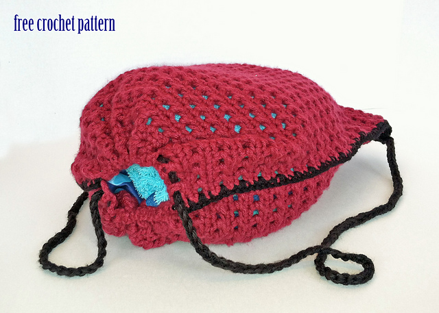 Ravelry: Drawstring Bag pattern by Esther Leavitt