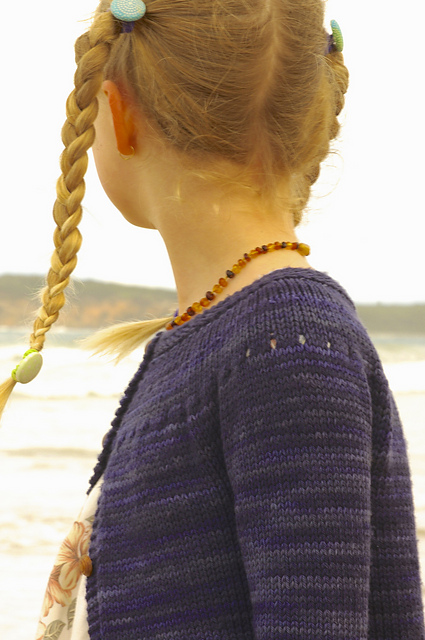 Ravelry: Wallaby 10ply pattern by Georgie Nicolson