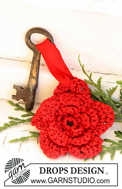 Ravelry: 0-743 Christmas flower for key ring pattern by DROPS design