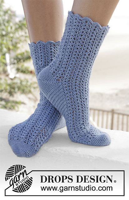Ravelry: 153-25 Blue Thunder pattern by DROPS design