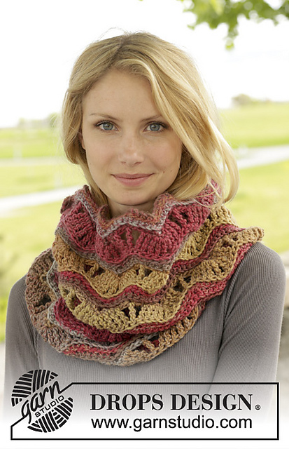 Ravelry: 156-33 Autumn Waves pattern by DROPS design