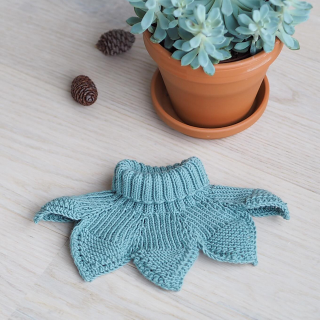 Ravelry: Arwen hals pattern by Erica Waagene