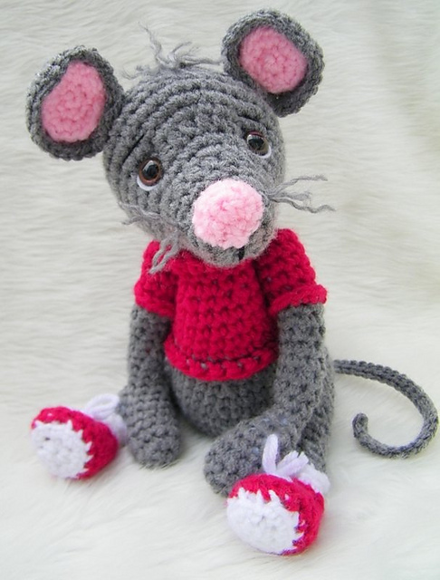Ravelry: Simply Cute Mouse pattern by Teri Crews