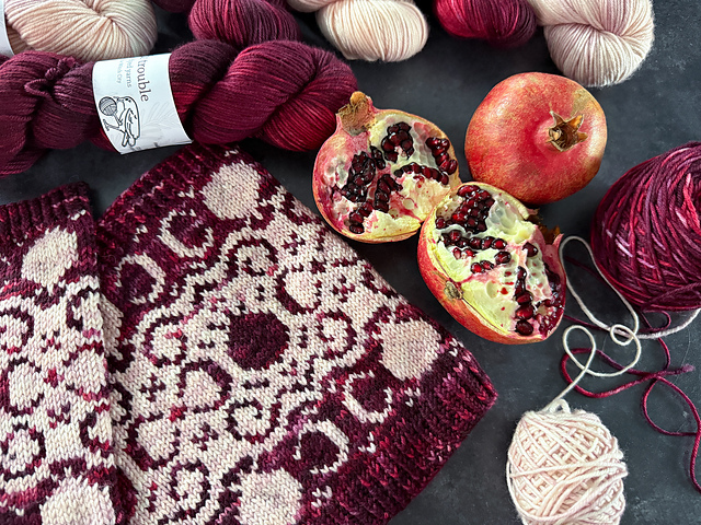 Ravelry: Cowl of the Underworld pattern by Ana Campos