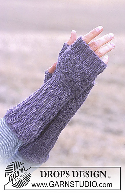 Ravelry: 93-8 Open Finger Mittens pattern by DROPS design
