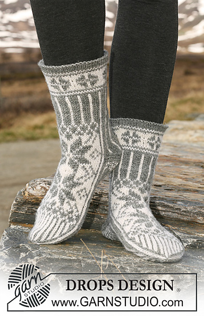 Ravelry: 116-55 Socks with pattern pattern by DROPS design