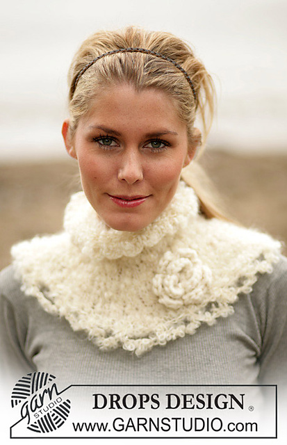 Ravelry: 98-2 Neck warmer with flower pattern by DROPS design