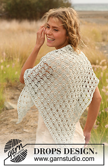 Ravelry: 130-32 Shawl pattern by DROPS design