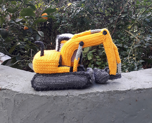 Ravelry: Digger pattern by Jan McKinnon
