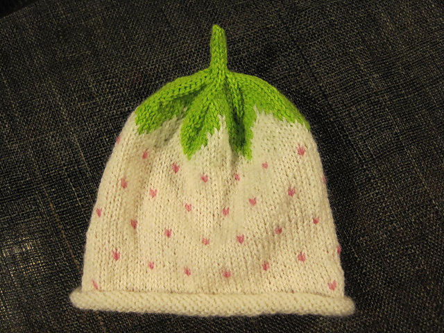 Ravelry: Jordbærkart, baby Strawberry hat. pattern by Torunn B