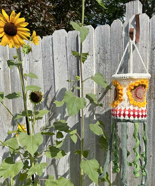 Ravelry: Sunflower Windsock pattern by Heidi Yates