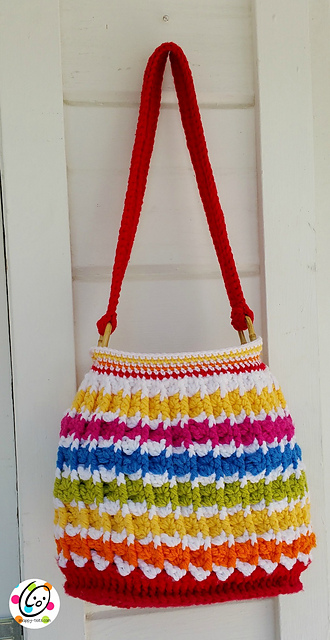 Ravelry: Snappy Tote Bag pattern by Heidi Yates