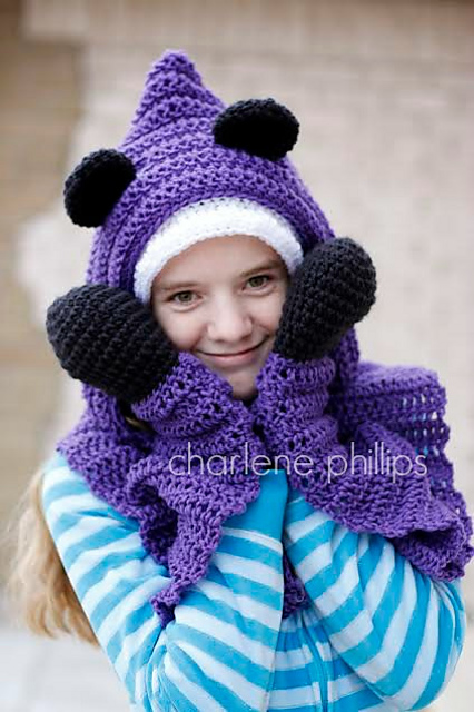 Ravelry: Hooded Bear Scarf pattern by Heidi Yates