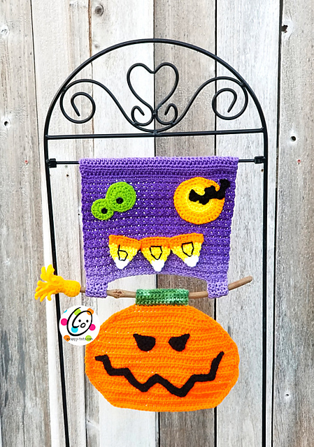 Ravelry: Halloween Flag pattern by Heidi Yates