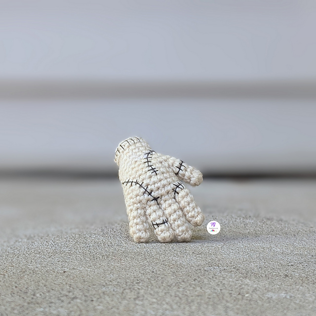 Ravelry: Thing Wednesday pattern by Ankita Palit