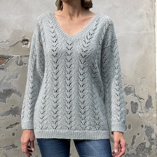 Ravelry: Pine Tree Sweater pattern by Traditionel Strik DK