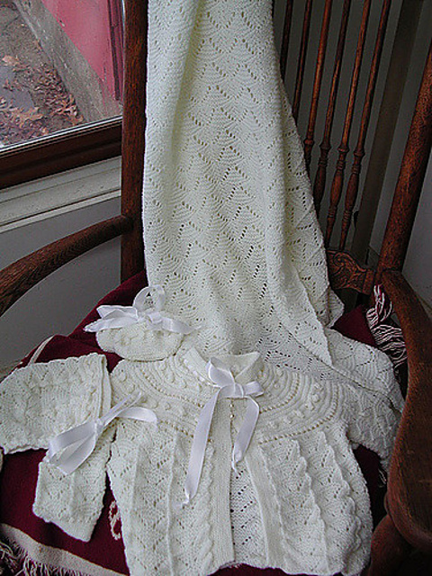 Ravelry: 1014 Dale Baby Ull Snehvit pattern by Dale Design