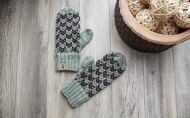 Ravelry: All the Cats Mittens pattern by Treeline Knits