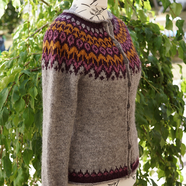 Ravelry: triscote's Gilet RIDDARI