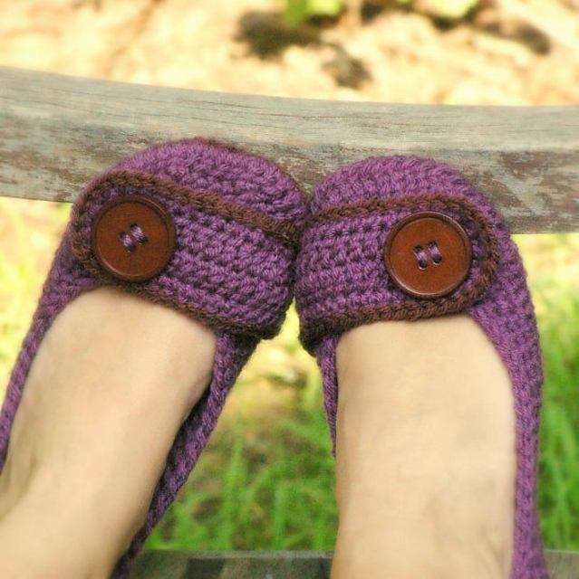 Ravelry: Violet Women's House Slipper pattern by Lorin Jean