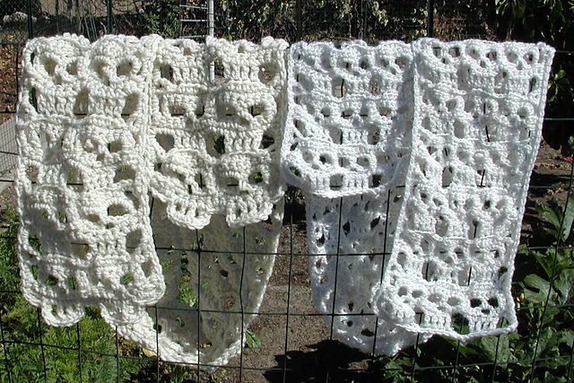 Ravelry: Creepy Skull Scarf pattern by Spider Mambo