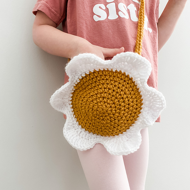 Ravelry: Daisy Kids Purse pattern by Kory Woodard Nobes