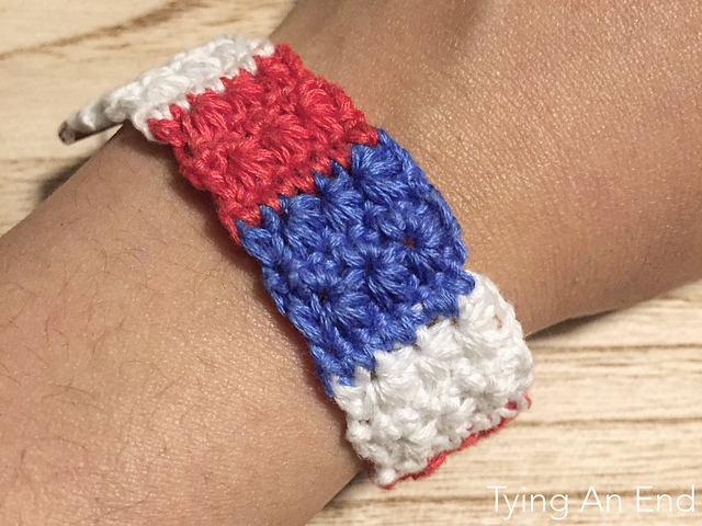 Ravelry: Patriotic Star Bracelet pattern by Tae Nomura