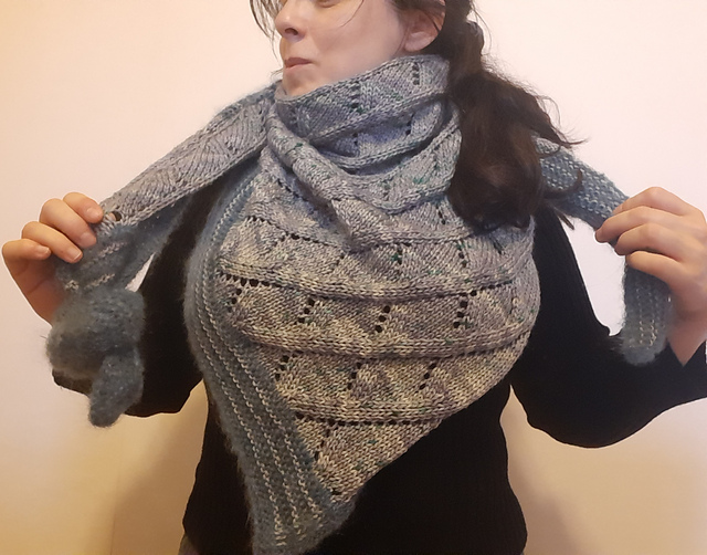 Ravelry: KUMO shawl pattern by Genre Unique