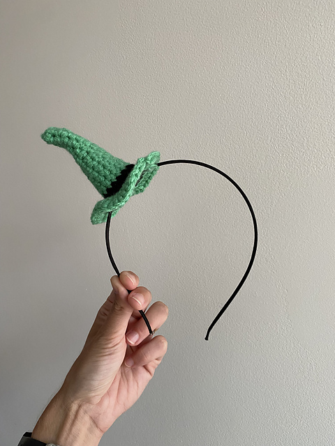 Ravelry: Mini Witch Hat pattern by Val Bauman