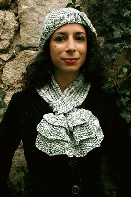 Ravelry: Tattered Neck Scarf pattern by Vanessa Ewing