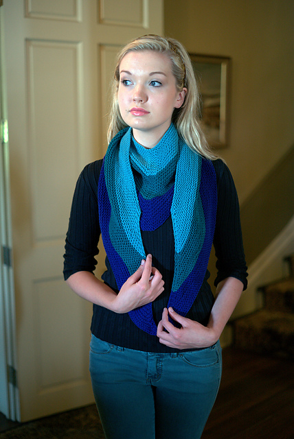 Ravelry: F575 DK Merino Superwash Triangle Scarf pattern by Vanessa Ewing
