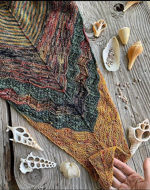 Ravelry: Angler pattern by Vanessa Ewing