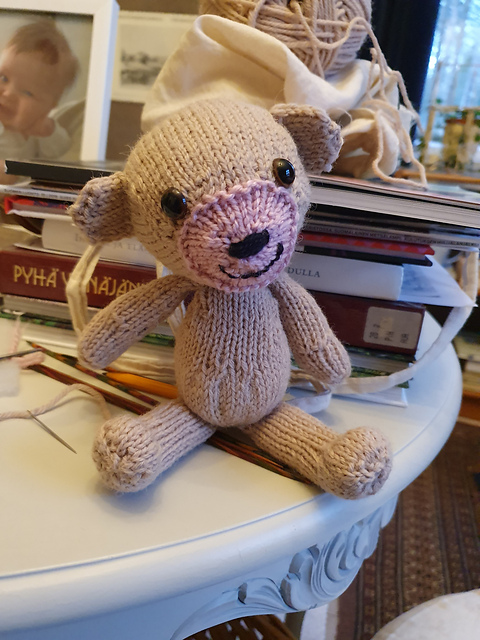 Ravelry: Bea pattern by Rachel Borello Carroll