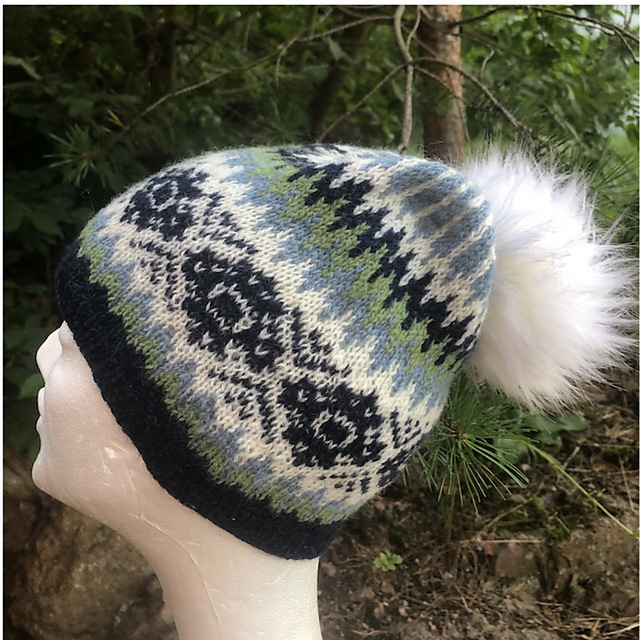 Ravelry: Festival hat pattern by Anne Merete Fjeld - Varm design