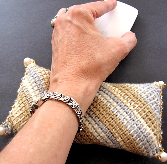 Ravelry: vashtirama's Princess Pearl Diamond Wrist Rest