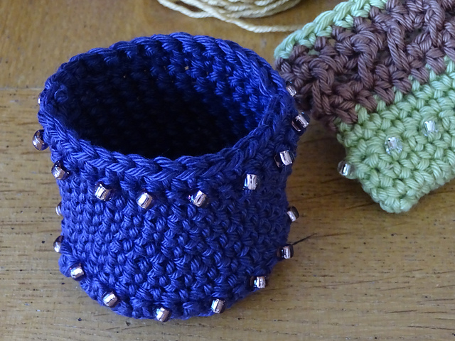 Ravelry: Little beaded crochet pot pattern by Agrarian Artisan