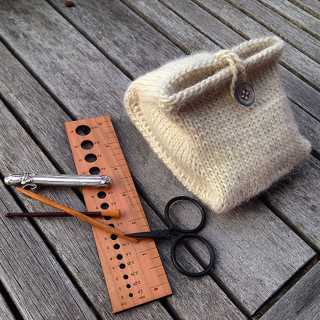 Ravelry: Mirabilite Pouch pattern by Virginia Catherall