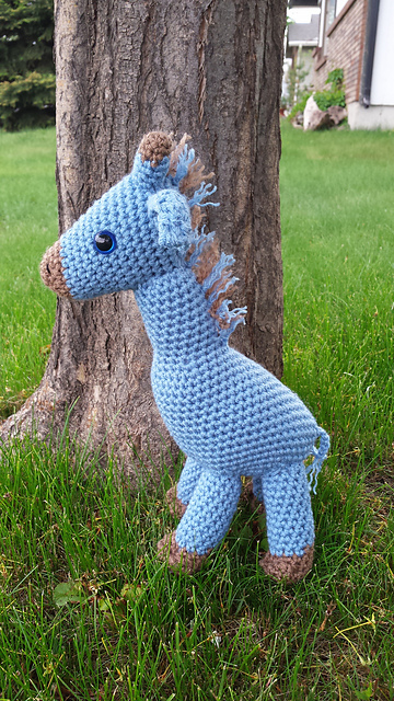 Ravelry: Easy Giraffe pattern by Hooked by Kati