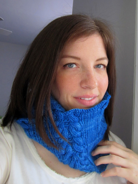 Ravelry: Double Lyre Moebius pattern by Luise O'Neill