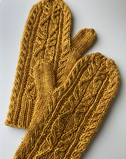 Ravelry: Woodland Sage Mittens pattern by verybusymonkey