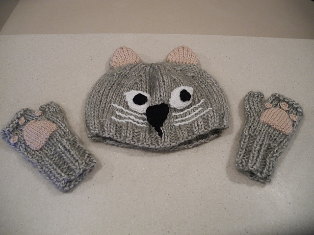 Ravelry: Slinky Cat pattern by Fiona Goble