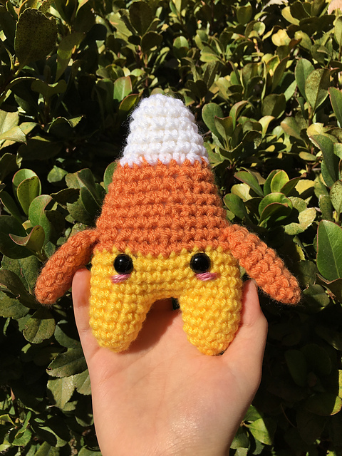 Ravelry: Candy Corn Man pattern by soupyknits