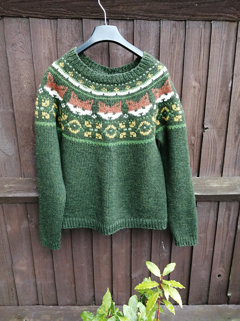 Ravelry: A Foxy Frolic pattern by bunnymuff - Mona Zillah