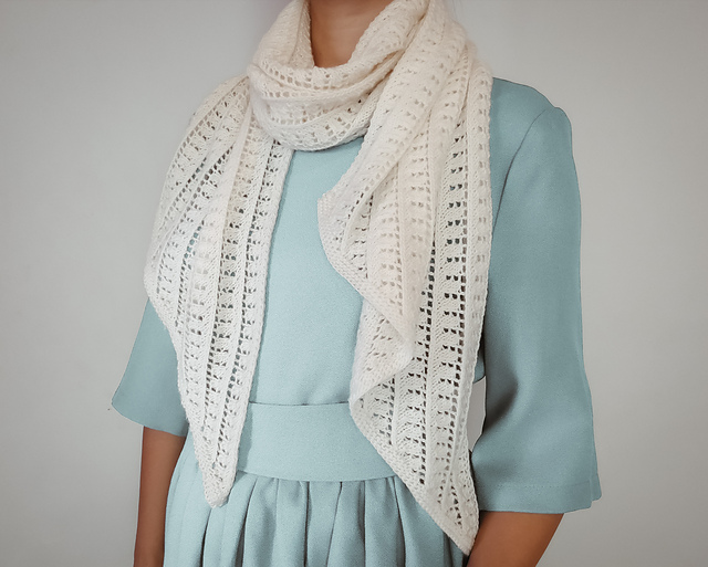 Ravelry: diagonal elegant scarf pattern by violetta gretsinger