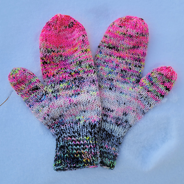 Ravelry: Evanesce Mittens pattern by Virginia Cosgriff