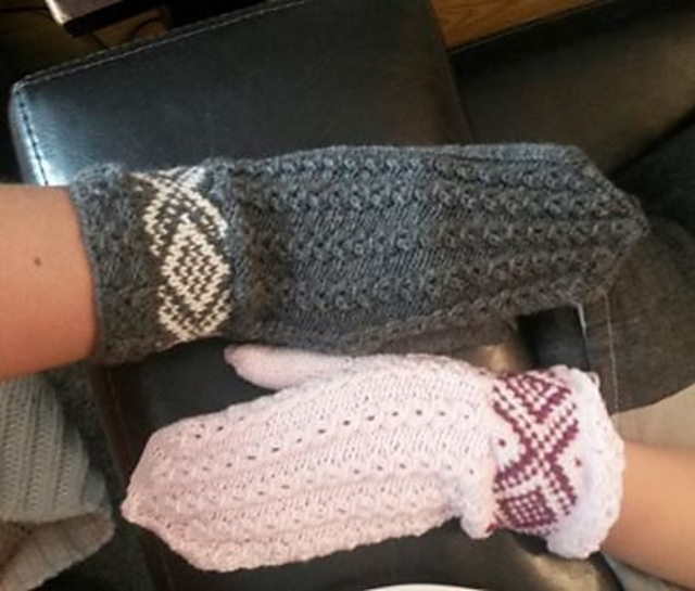 Ravelry: Norwegian mittens pattern by Henriette Jenssen