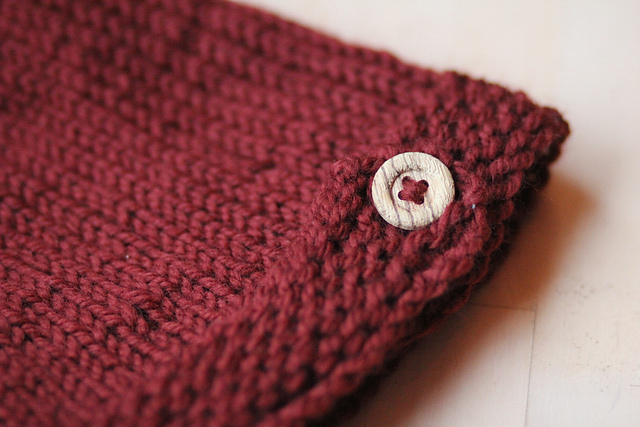 Ravelry: virtualAE's big button hat - again part II