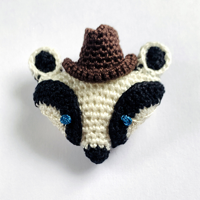 Ravelry: Bruno Badger Brooch pattern by Vanessa Mooncie