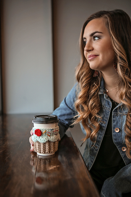 Ravelry: Cupcake Cup Cozy pattern by Vonnie Tang