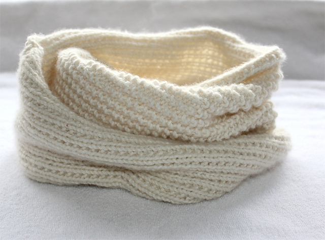 Ravelry: The Snood pattern by Vanessa Cayton